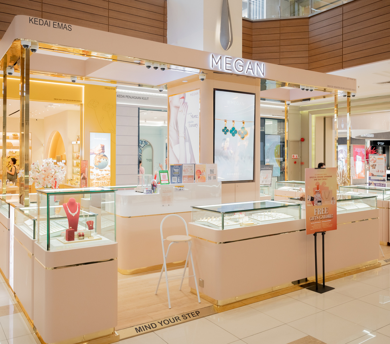 MEGAN Jewellery | Define Your Own Beauty!